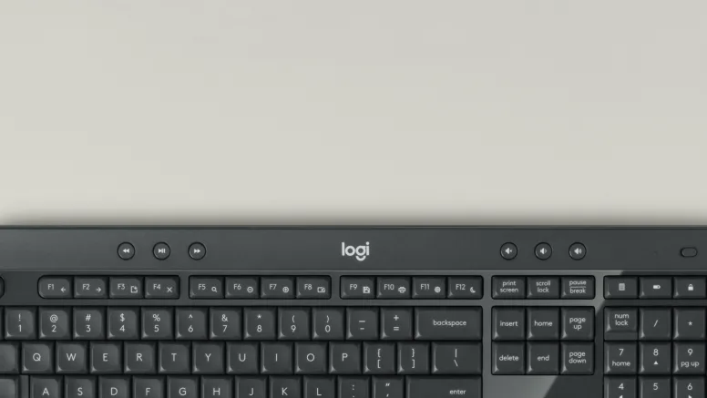 Logitech Advanced Combo Wireless Keyboard and Ambidextrous Mouse (K540E ...