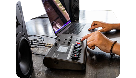 Zoom - R12 Multitrack Recorder LN129688 - 10010297 | SCAN UK