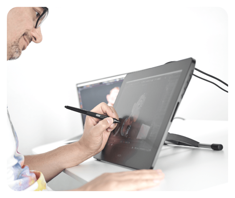 Wacom Cintiq Pro 16 Display Tablet LN121855 - DTH167K0B-UK | SCAN UK