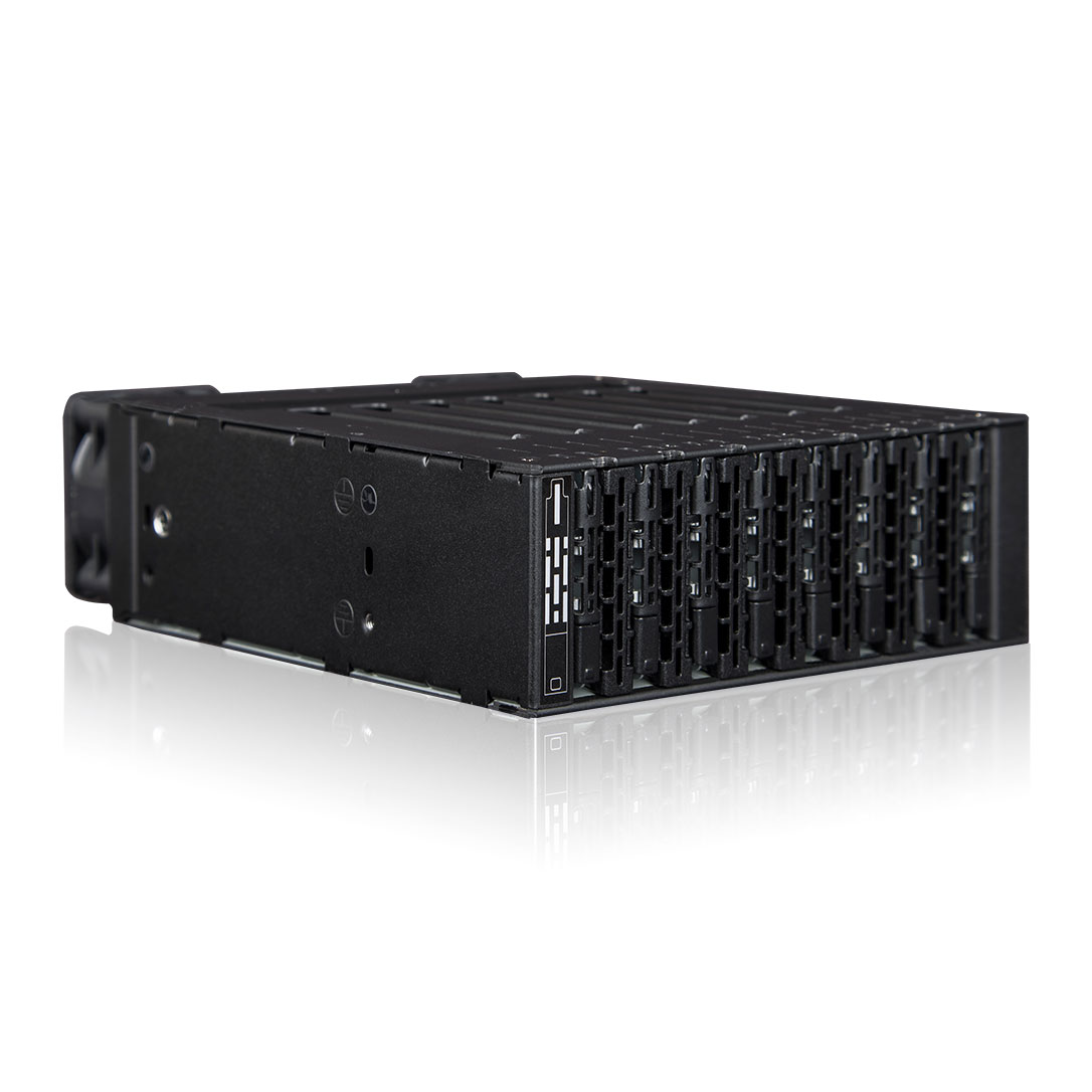 ICY DOCK ToughArmor M.2 NVMe SSD PCIe 4.0 Backplane Cage for External 5 ...